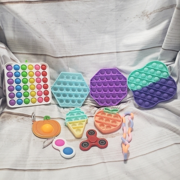 Unbranded | Toys | Fidget Toys Bubble Pops Dimples Spinner Key Clip ...